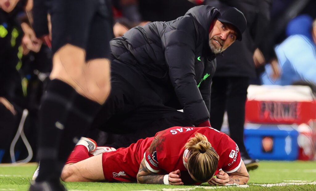 Liverpool suffer Tsimikas injury blow after Klopp collision
