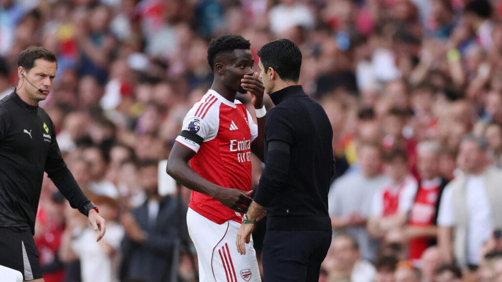 Arsenal dealt major blow as Bukayo Saka injured in warm up