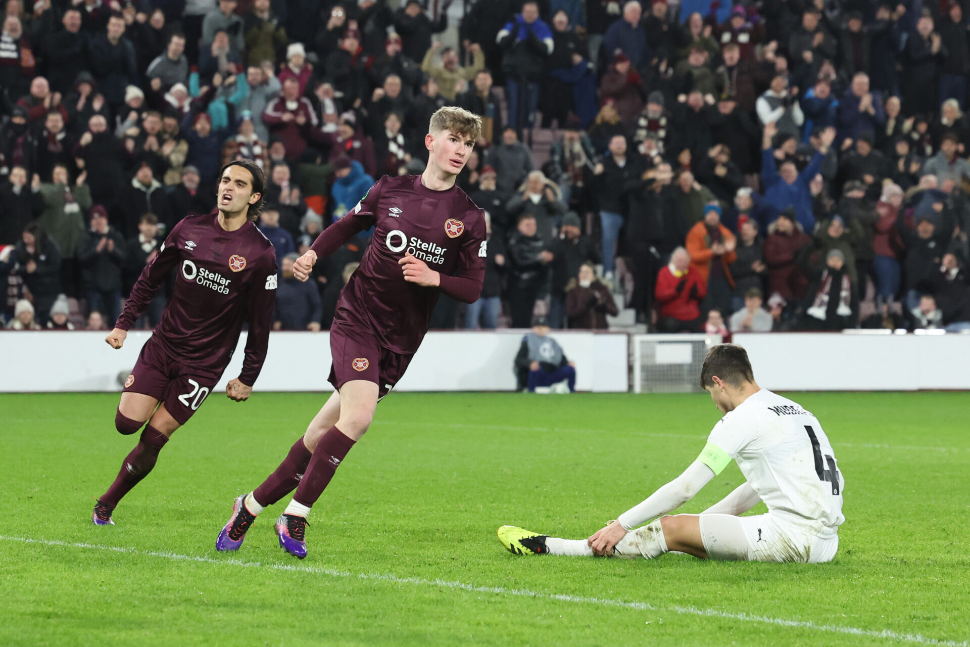 Arsenal open talks to sign Hearts striker Wilson on loan