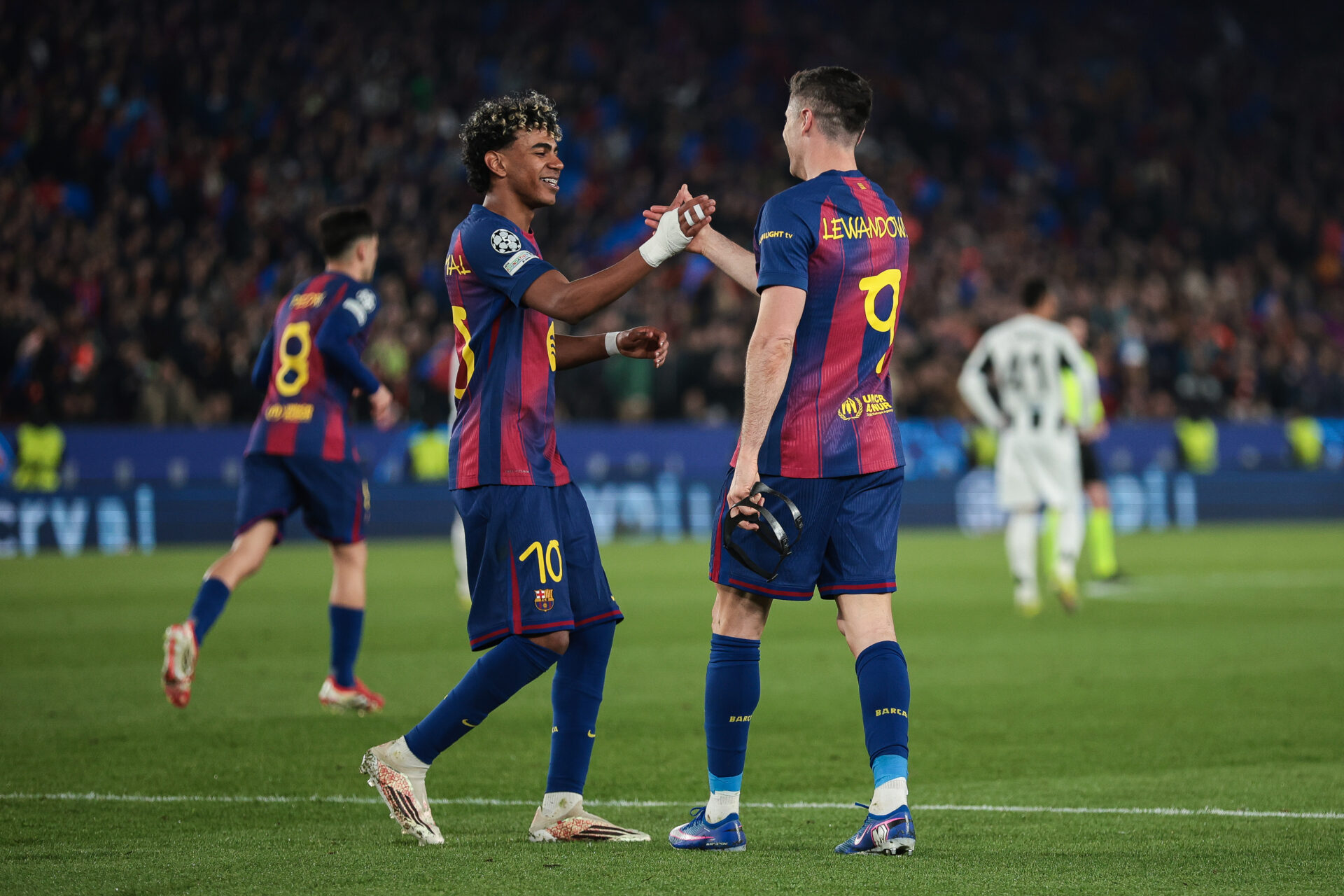 Lewandowski breaks Lionel Messi UCL record against Newcastle
