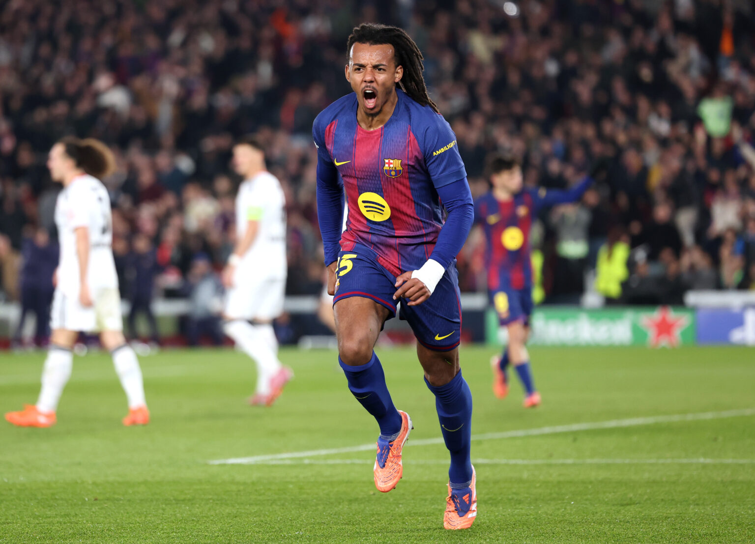 Liverpool and Chelsea court Kounde amid Barcelona stance
