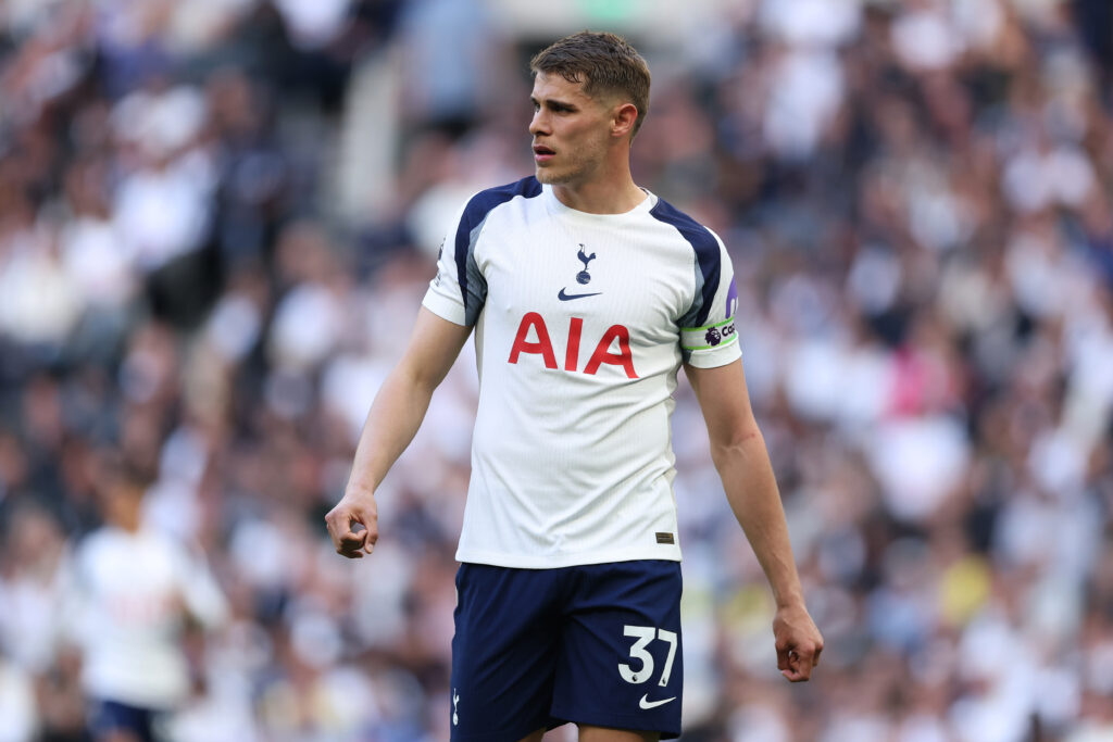 Van de Ven a transfer option Man United 'are considering'