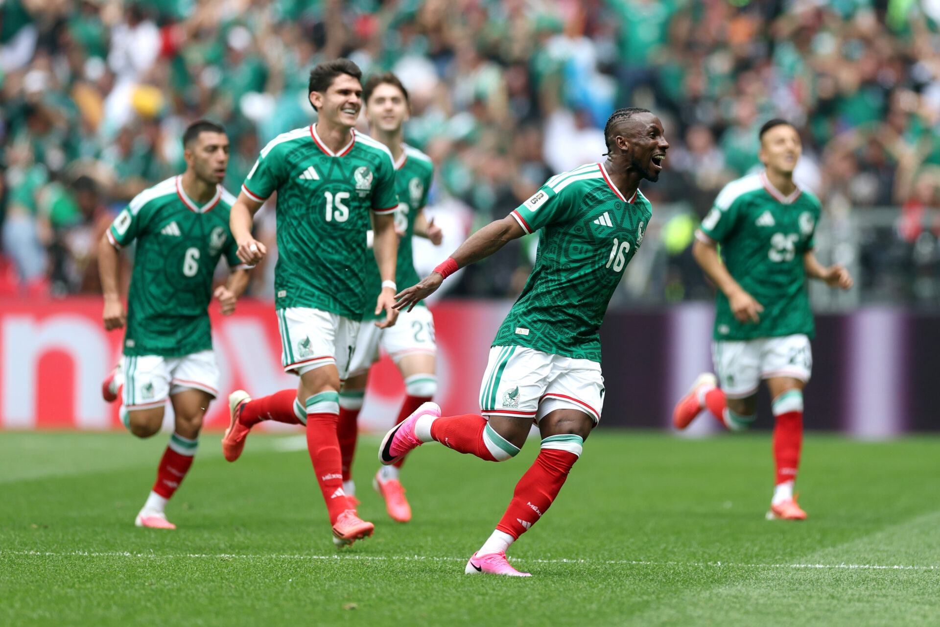 World Cup round-up: Mexico and South Korea start with wins